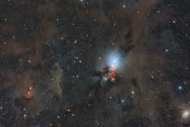 غبار ستاره‌ای در ابر مولکولی «برساوش» > Mobtakeran مبتکران